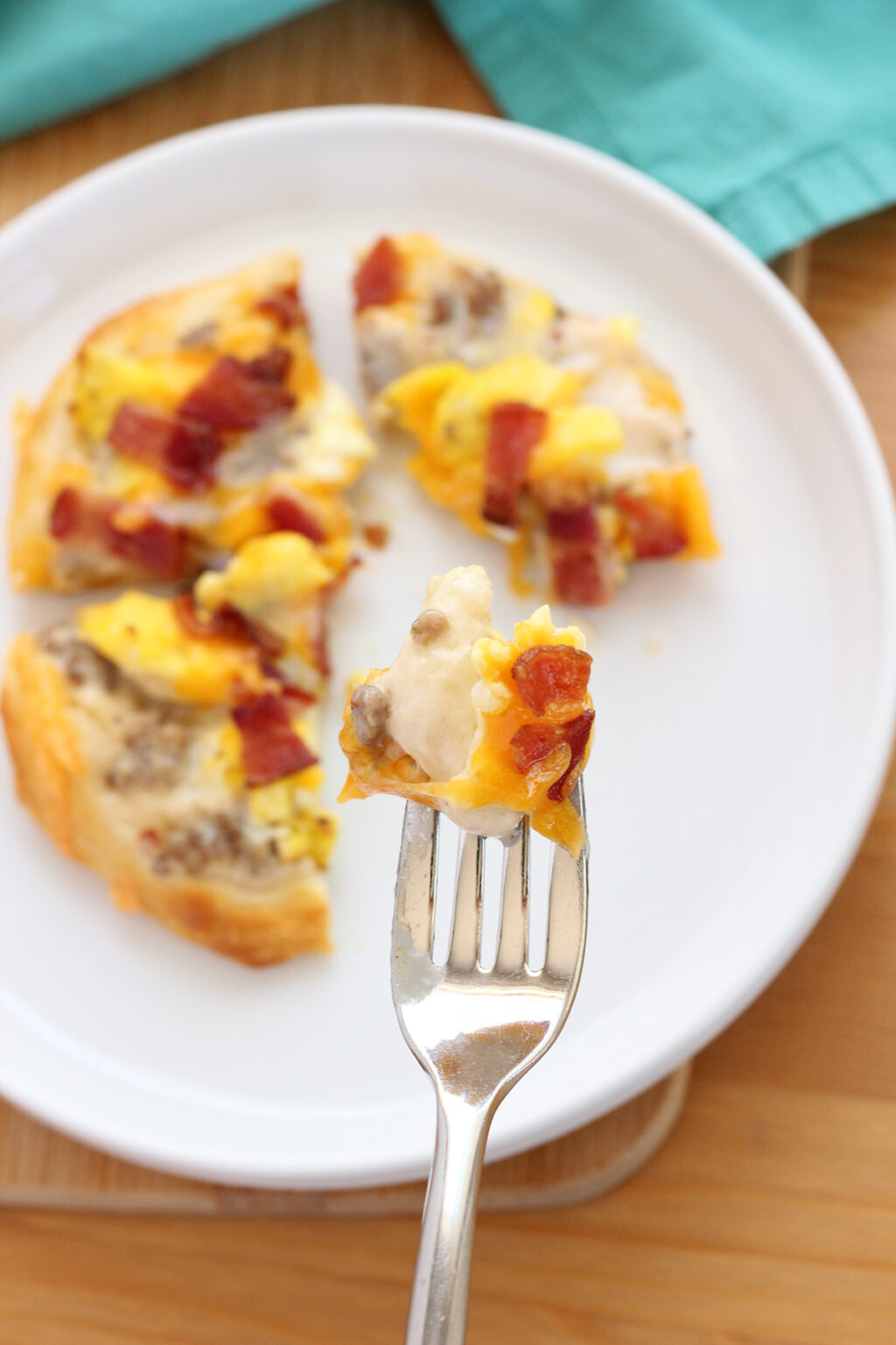 Easy Breakfast Pizza Recipe (made with biscuits) - One Sweet Appetite