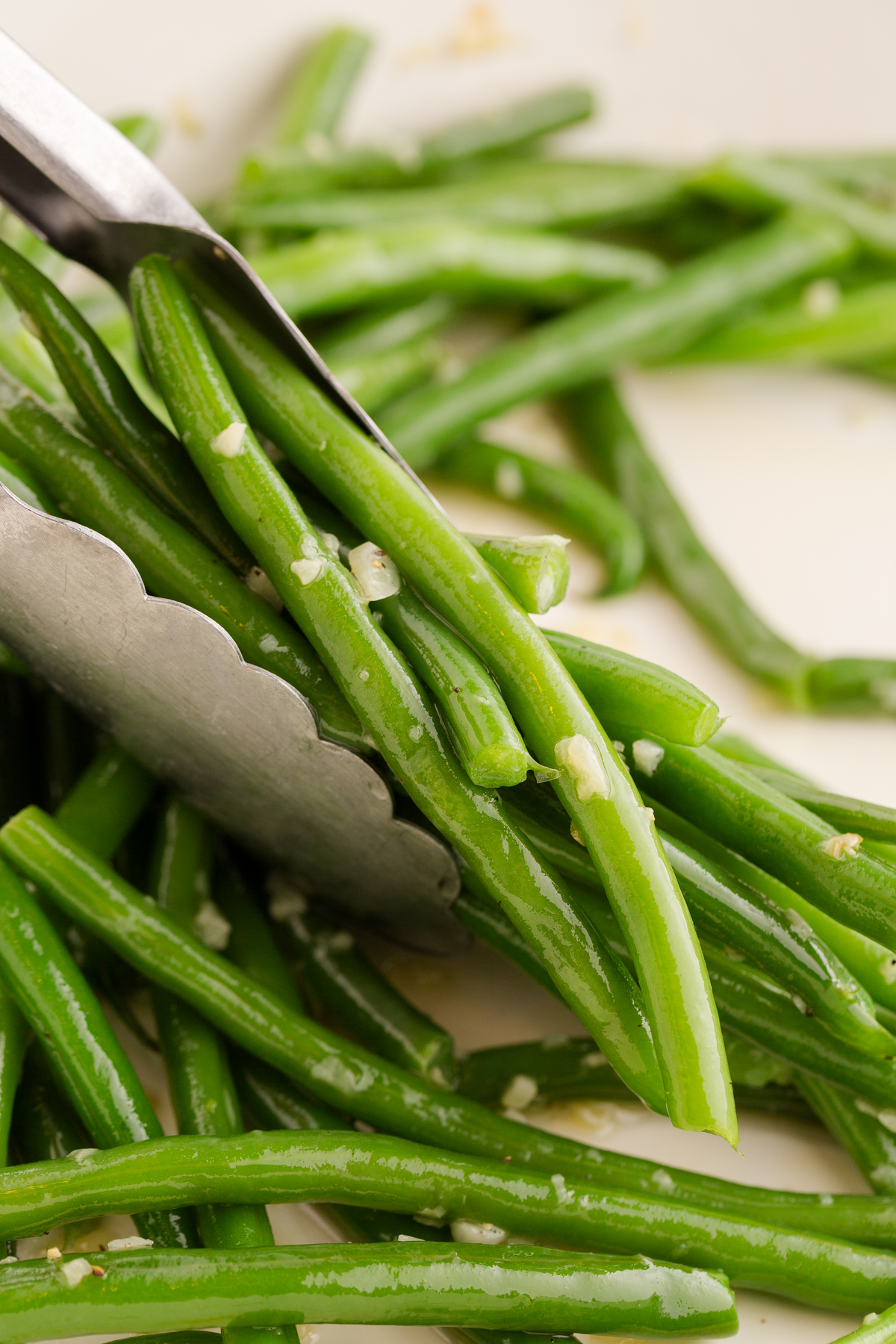 Garlic Butter Green Beans (Quick and Crisp Tender Every Time) - One ...